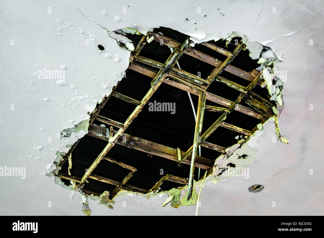 Ceiling collapse hi-res stock photography and images - Alamy