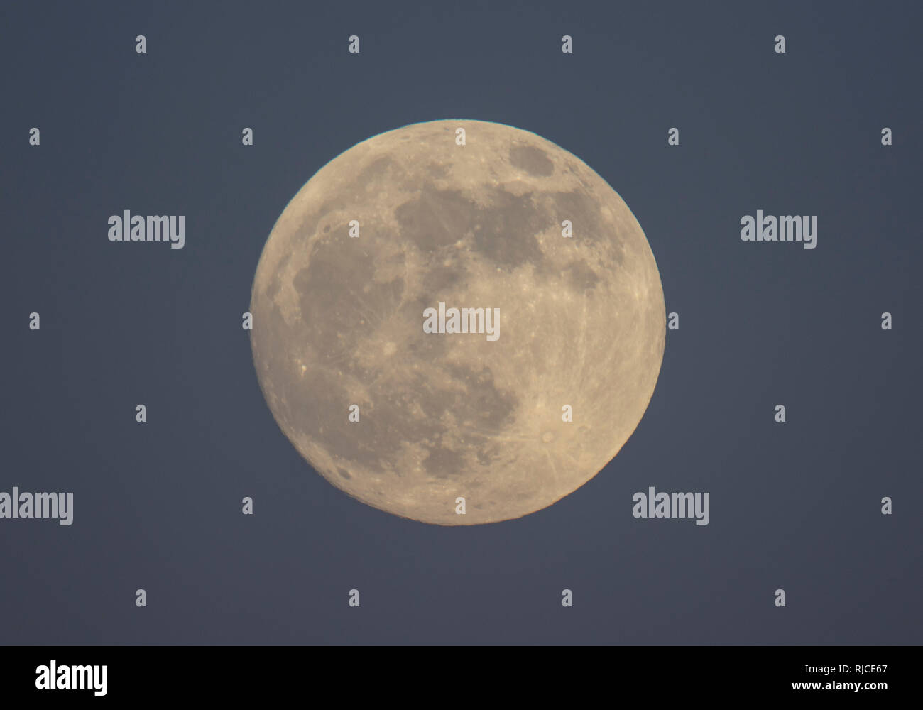 Fully moon hi-res stock photography and images - Alamy