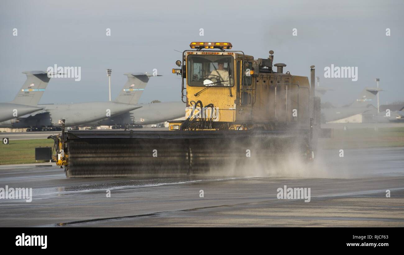 Airfield broom hi-res stock photography and images - Alamy