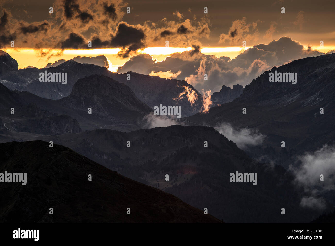 Europe, Italy, Alps, Dolomites, Mountains, Veneto, Belluno, Giau Pass ...