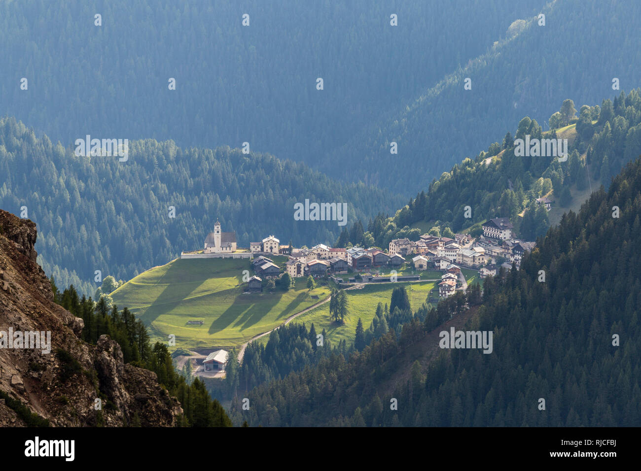 Europe, Italy, Alps, Dolomites, Mountains, Veneto, Belluno, Giau Pass ...
