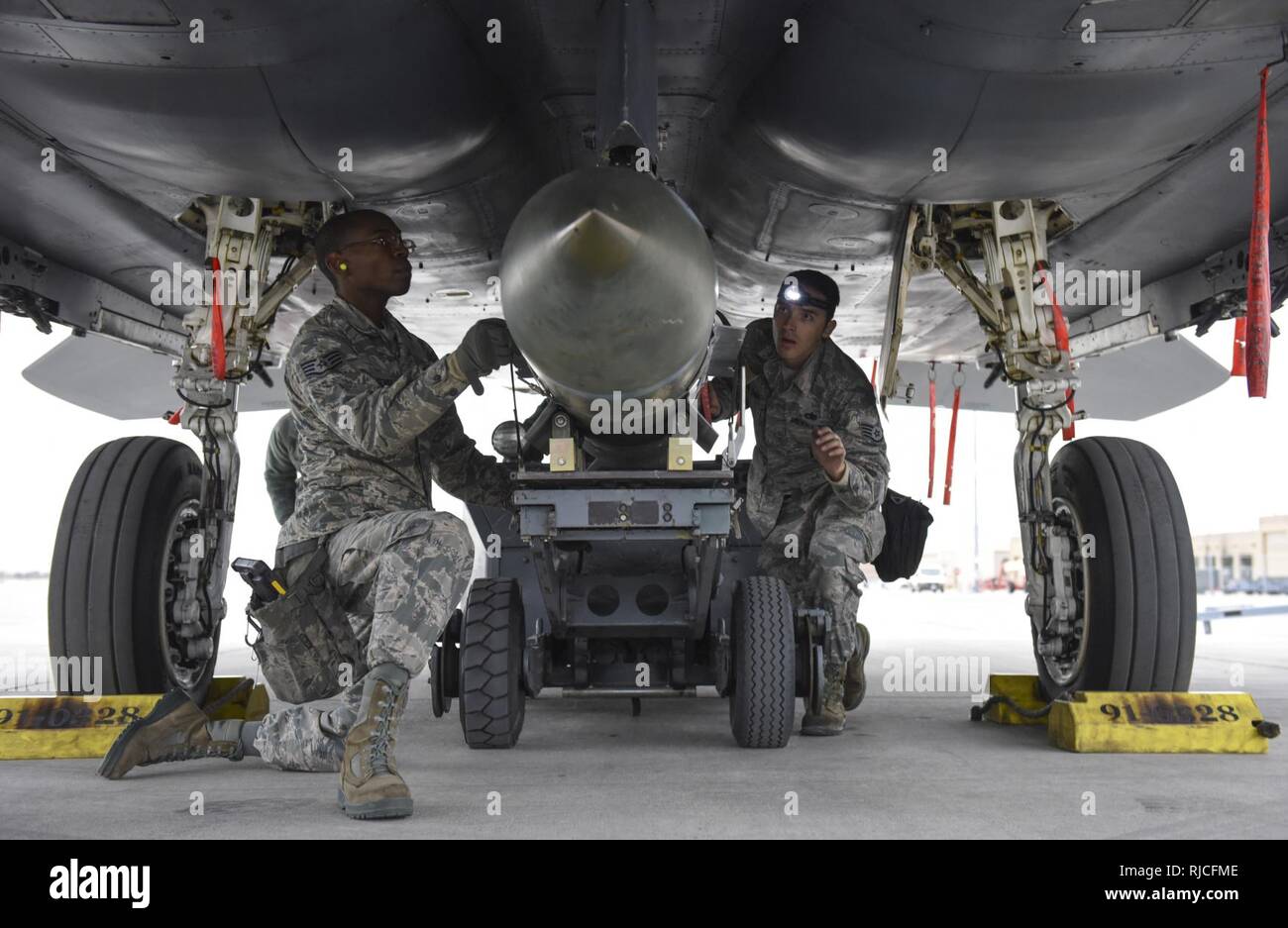 Mark 84 bomb hi-res stock photography and images - Alamy