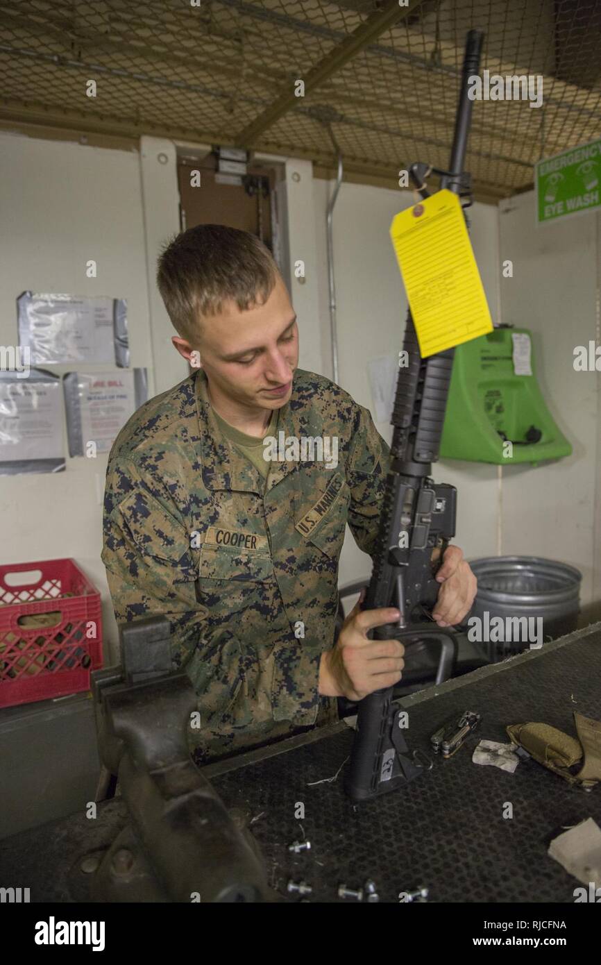 Weapon inspections hi-res stock photography and images - Alamy