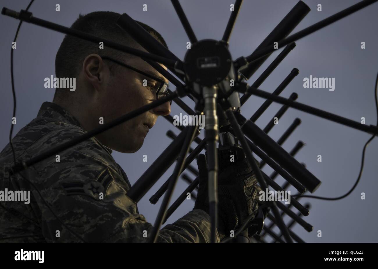 Raf antenna hi-res stock photography and images - Alamy
