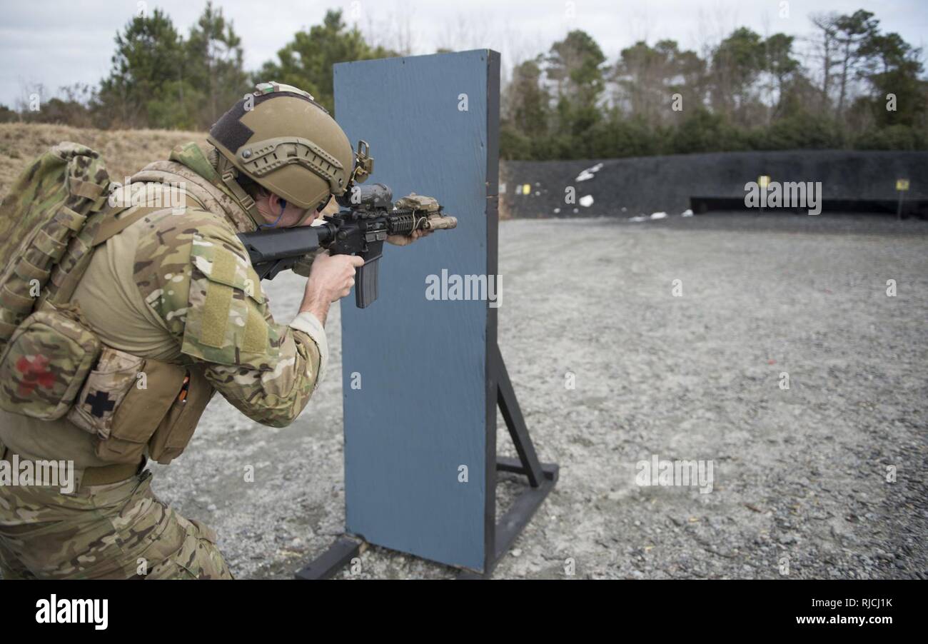 Assigned to explosive ordnance disposal mobile unit 11 hi-res stock ...