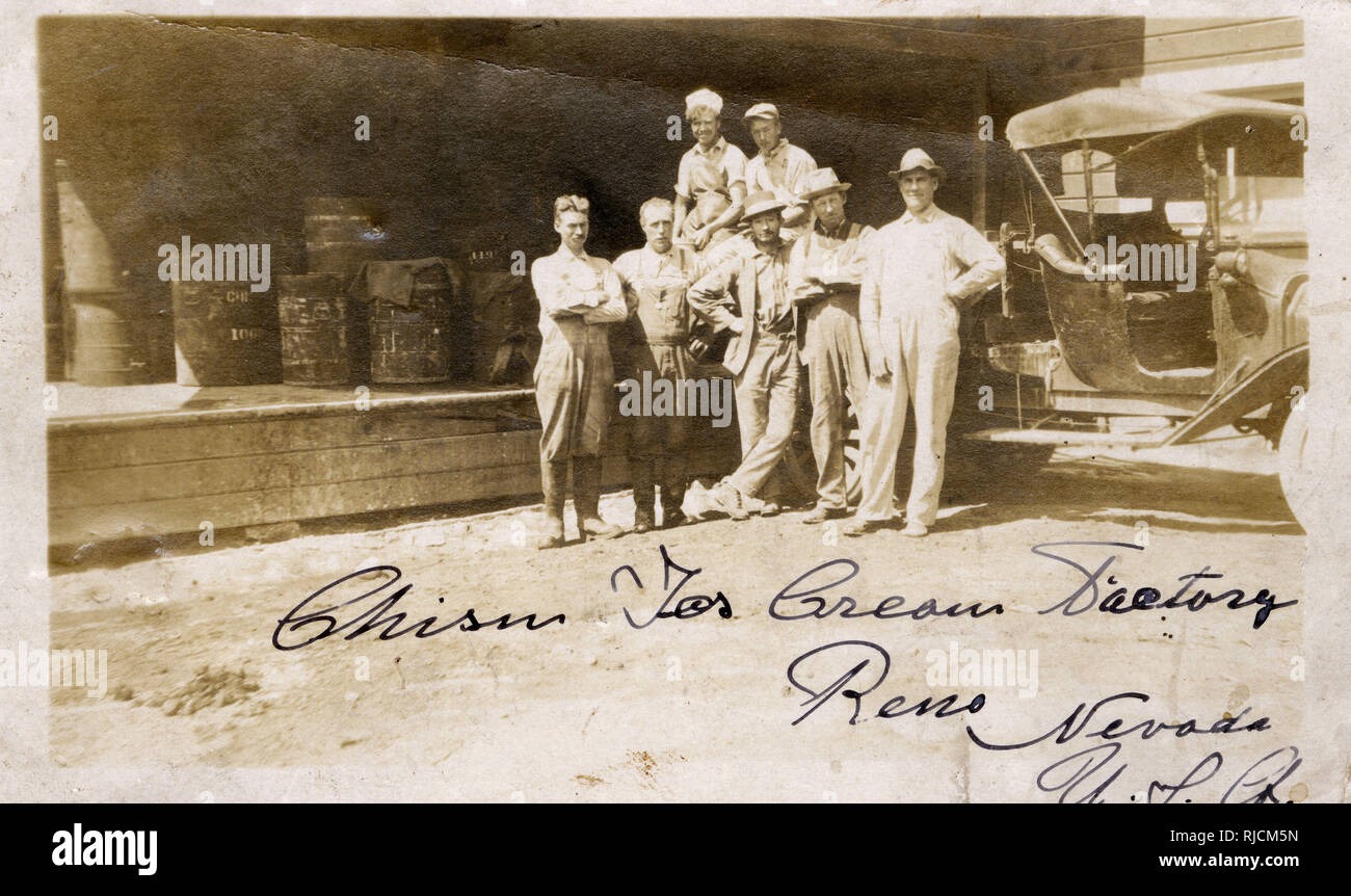 Ice factory workers hi-res stock photography and images - Alamy