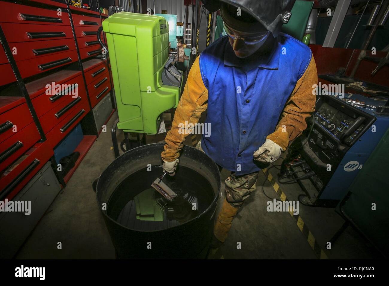 91e allied trade specialist hi-res stock photography and images - Alamy