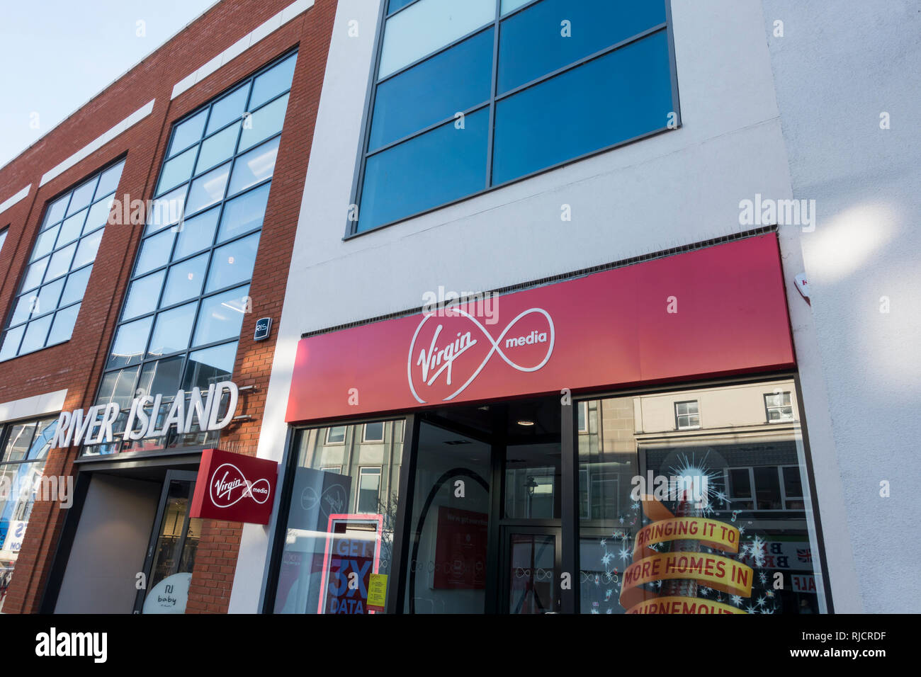 Virgin media logo hi-res stock photography and images - Alamy