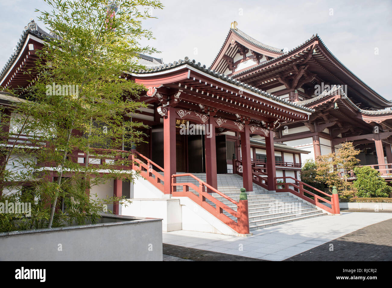 Zojouji temple hi-res stock photography and images - Alamy