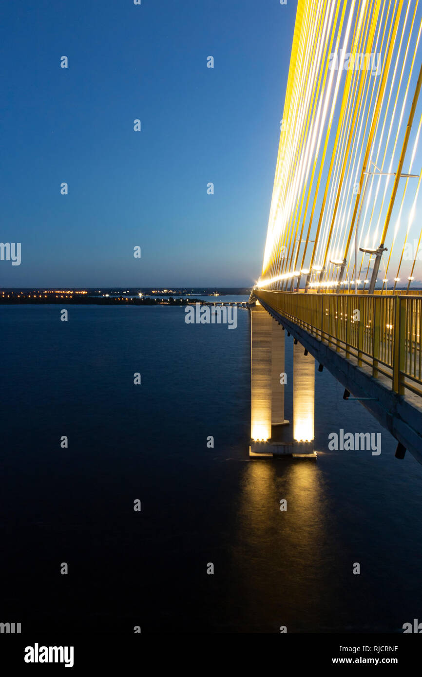 Rainforest bridge hi-res stock photography and images - Alamy