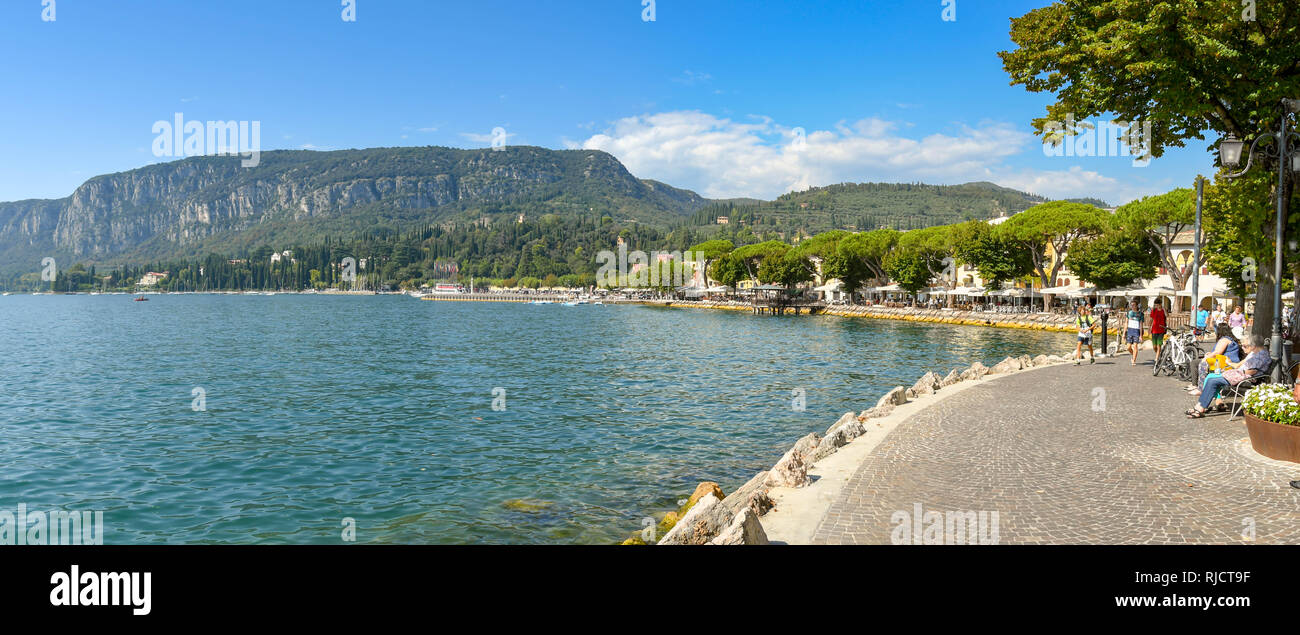 GARDA, ITALY - SEPTEMBER 2018: Panoramic view of the promenade around ...