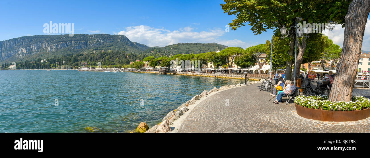 GARDA, ITALY - SEPTEMBER 2018: Panoramic view of the promenade around ...