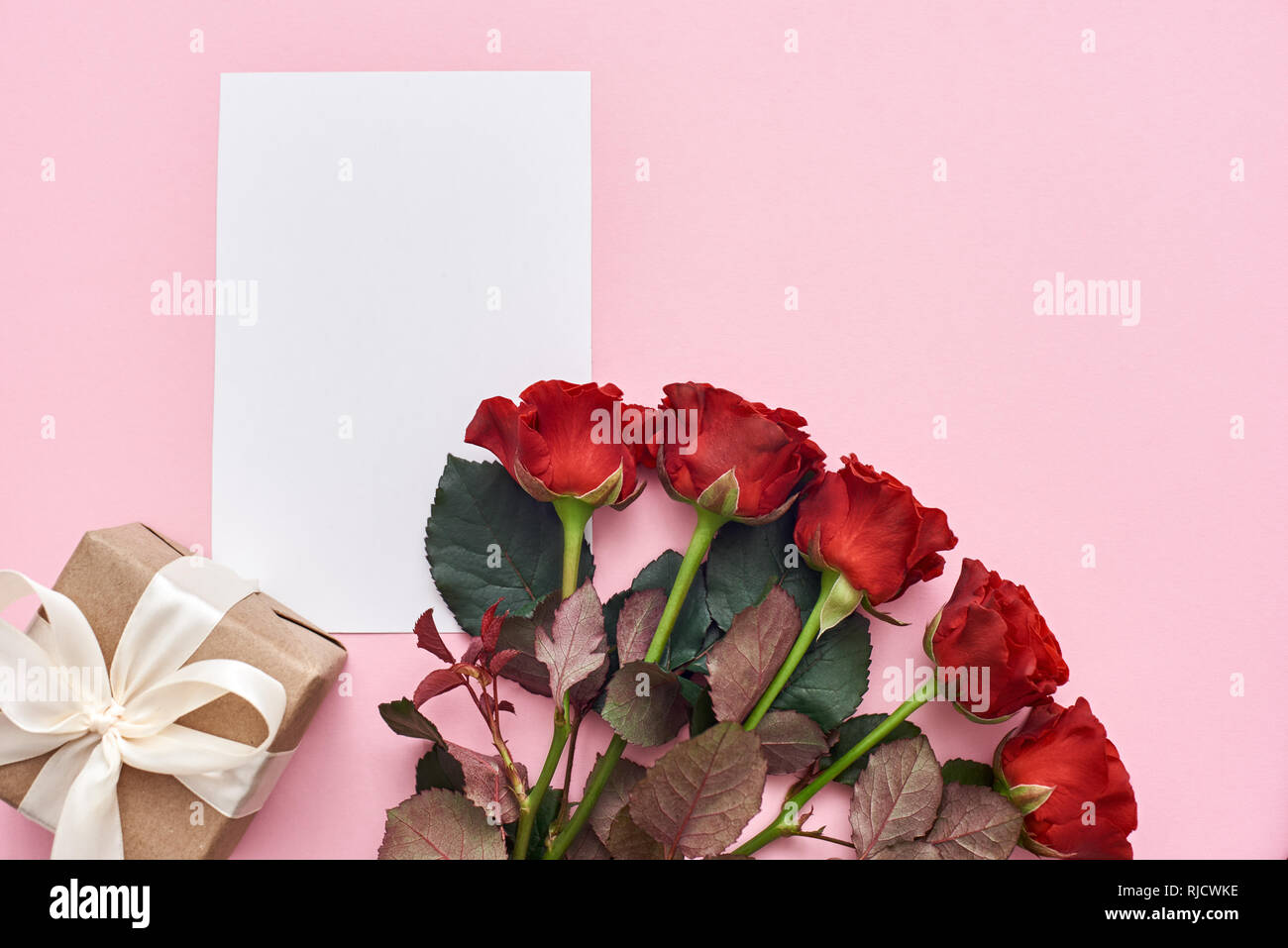 Make her happy Gift set includes red roses, homemade gift box and paper ...