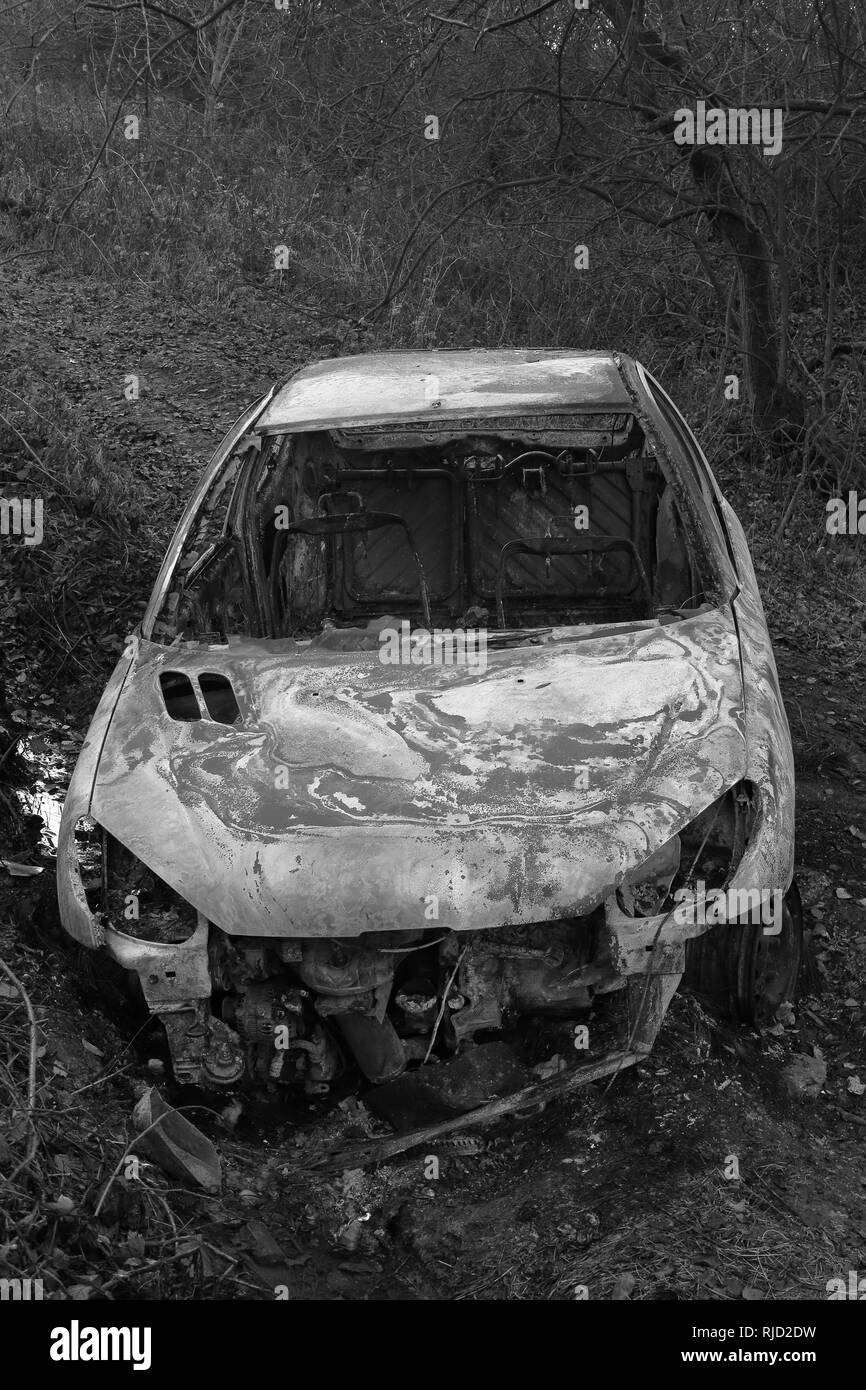 burnt out car Stock Photo - Alamy