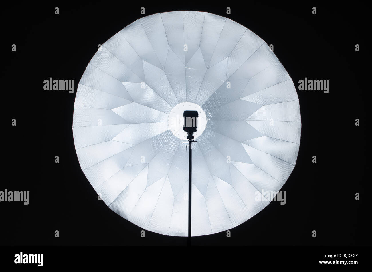 Convex or concave? Optical illusion created by light and big parabolic ...