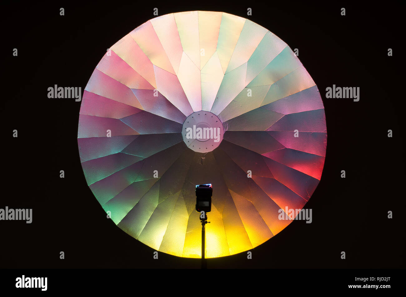 Convex or concave? Optical illusion created by light and big parabolic ...