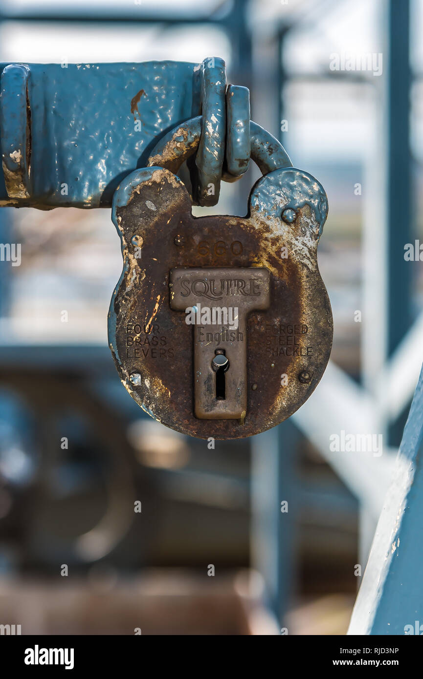 Old rusty padlock hi-res stock photography and images - Alamy