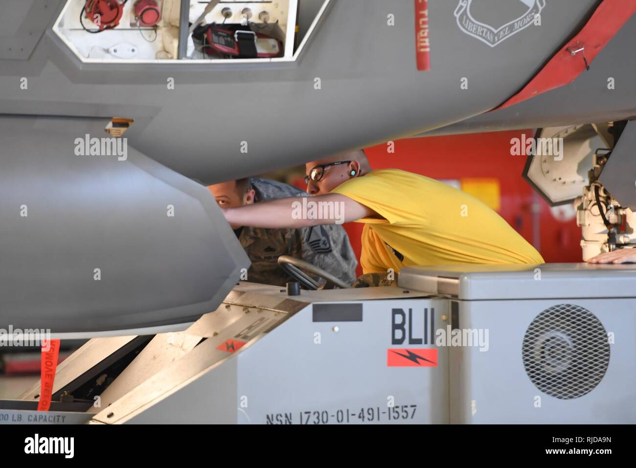 Weapons loading competition hi-res stock photography and images - Alamy