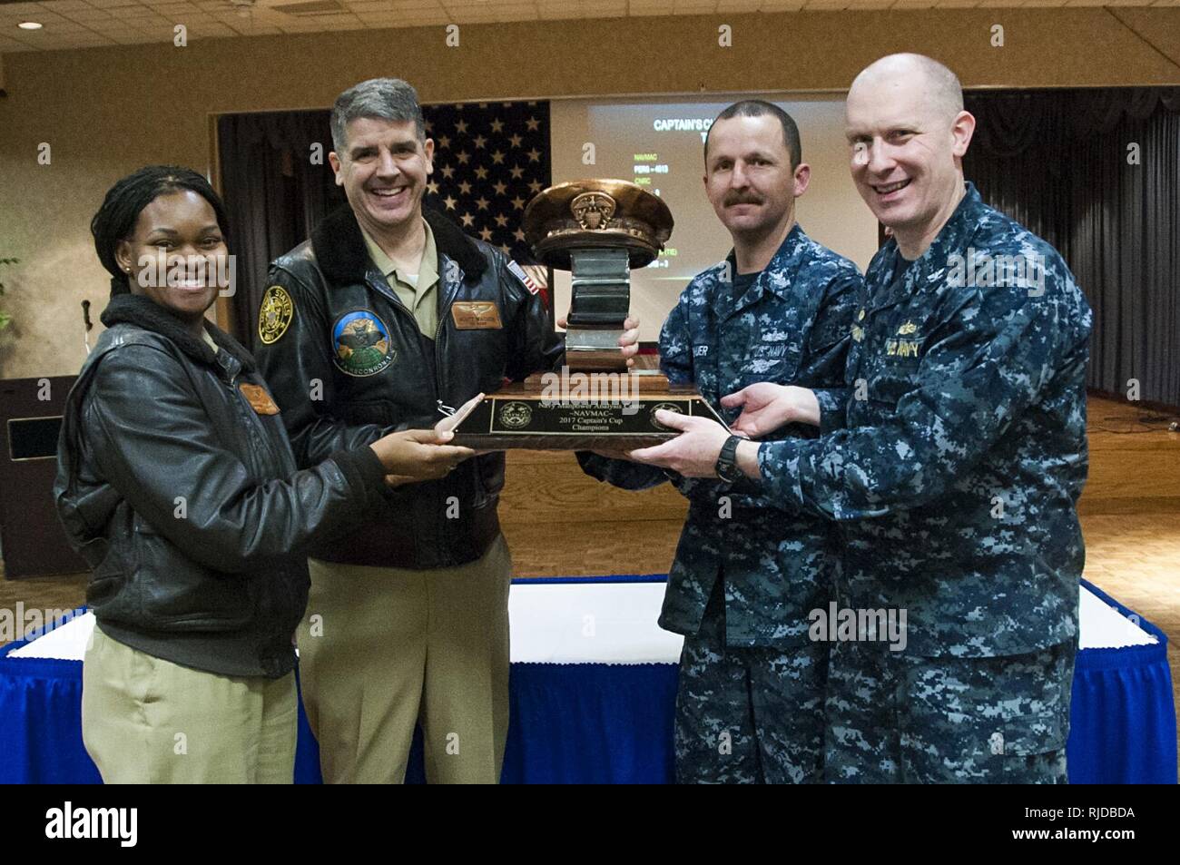 MILLINGTON, Tenn. (Jan. 24, 2018) Capt. Scott Wathen, commanding ...