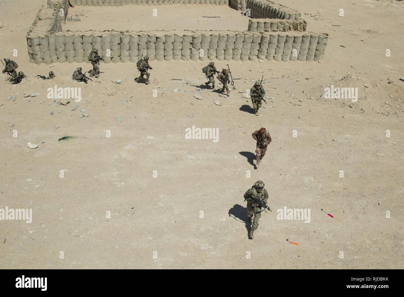 Omani troops hi-res stock photography and images - Alamy