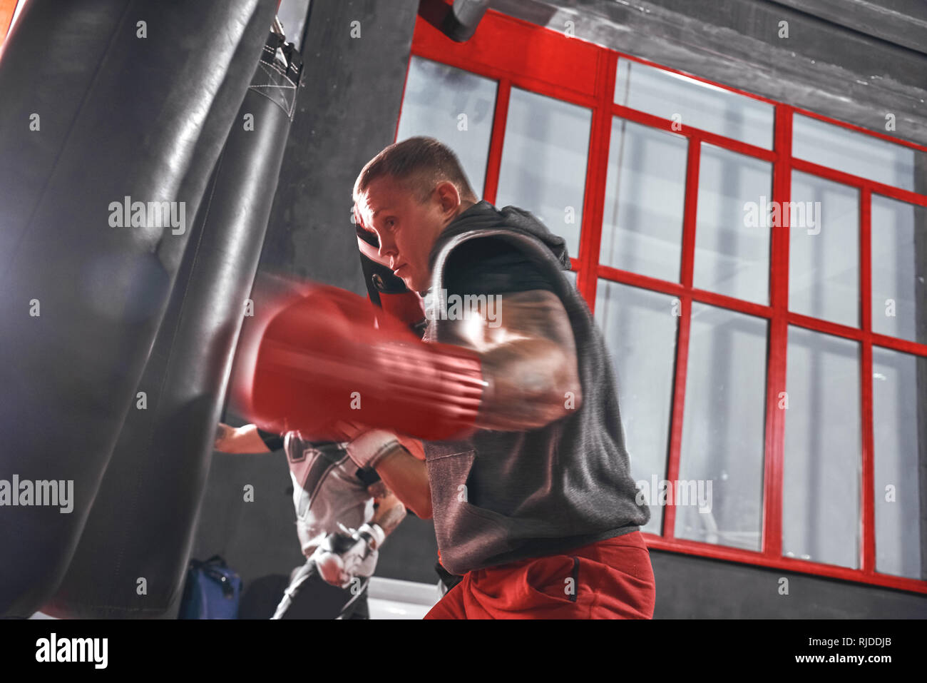 Heavy boxing fight hi-res stock photography and images - Alamy