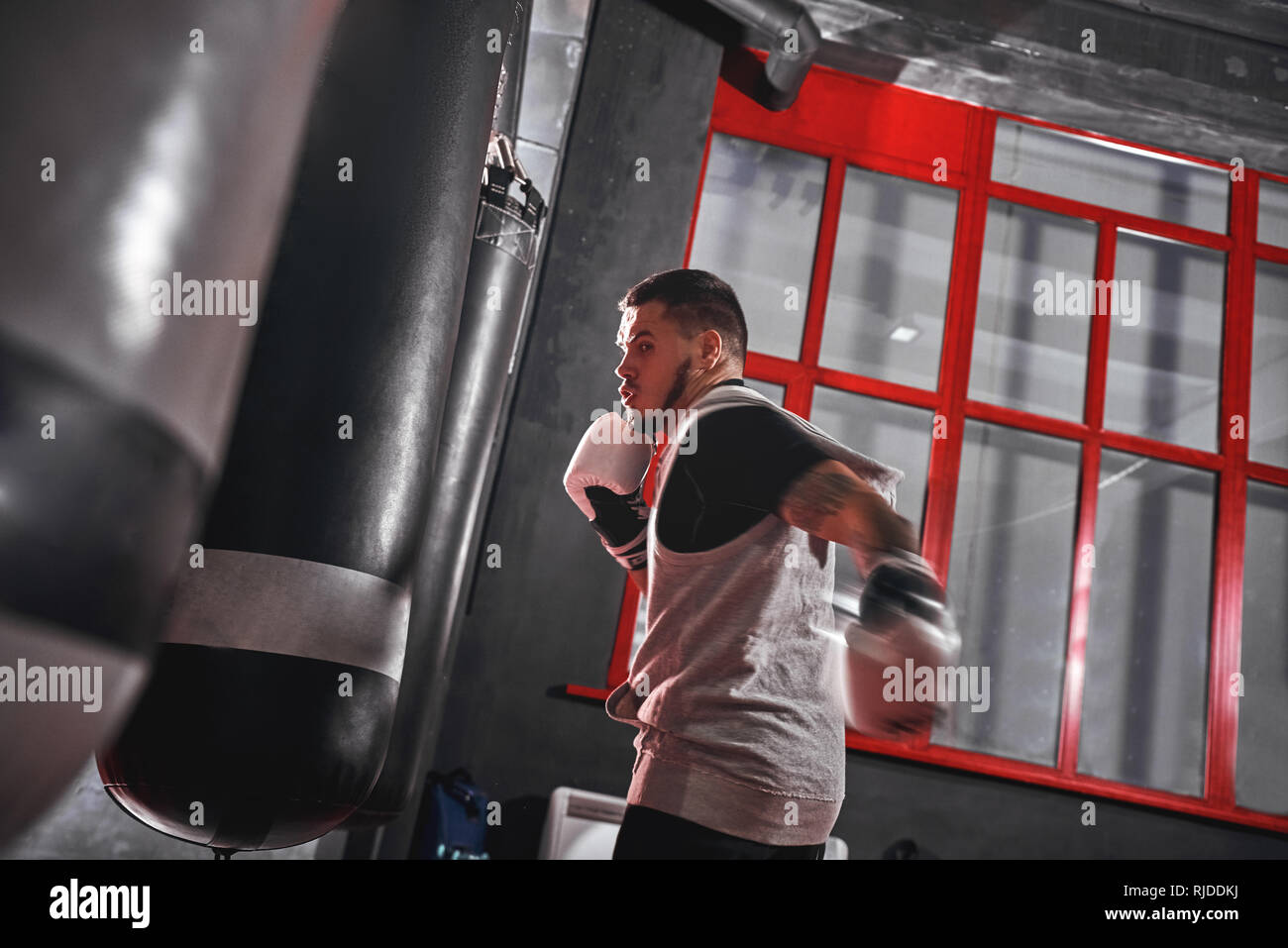 Heavy boxing fight hi-res stock photography and images - Alamy