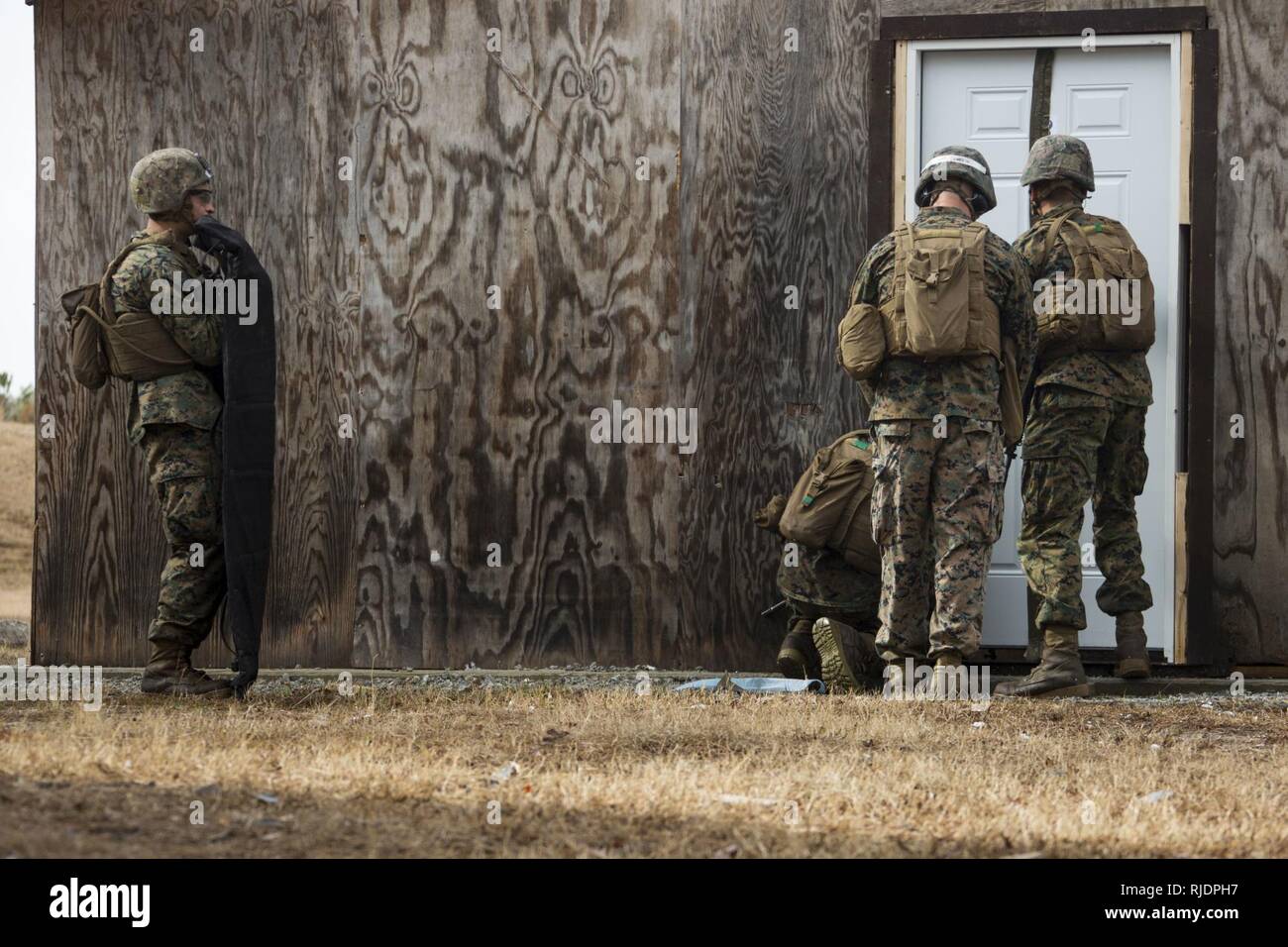 Marines in an Assaultman Course with the Infantry Training Battalion ...