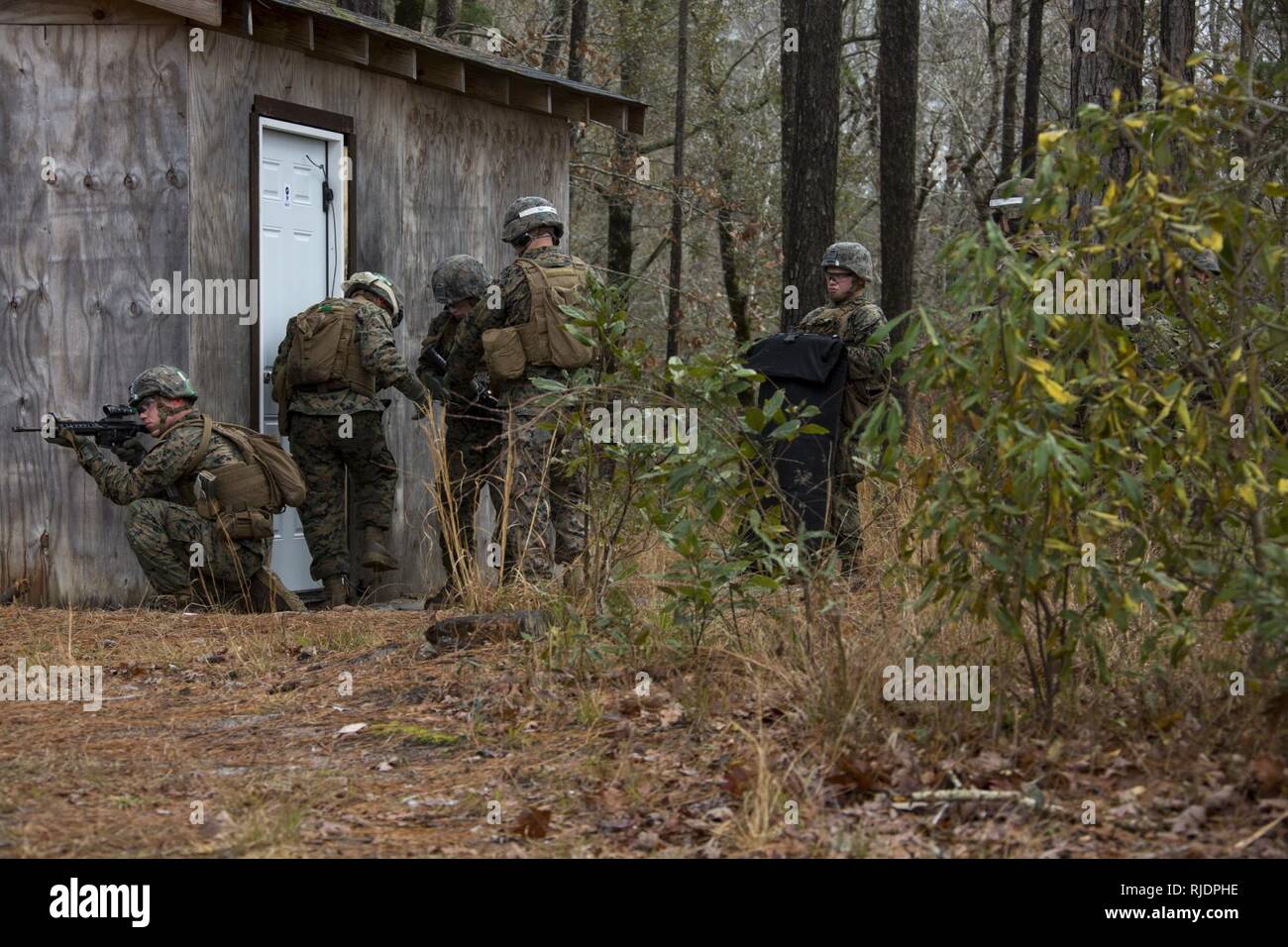 Marines in an Assaultman Course with the Infantry Training Battalion ...
