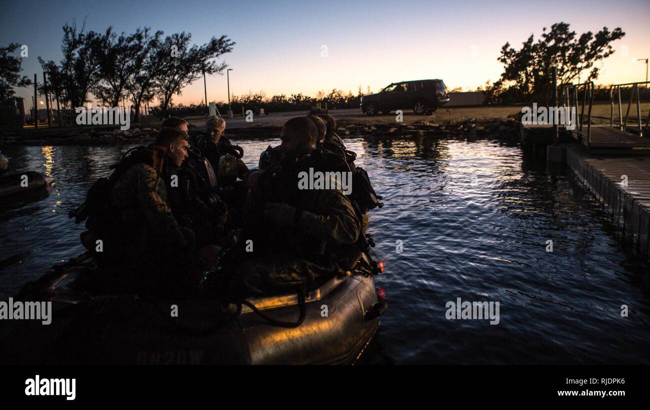 U.S. Marines with Charlie Company, 2d Reconnaissance Battalion, 2d ...