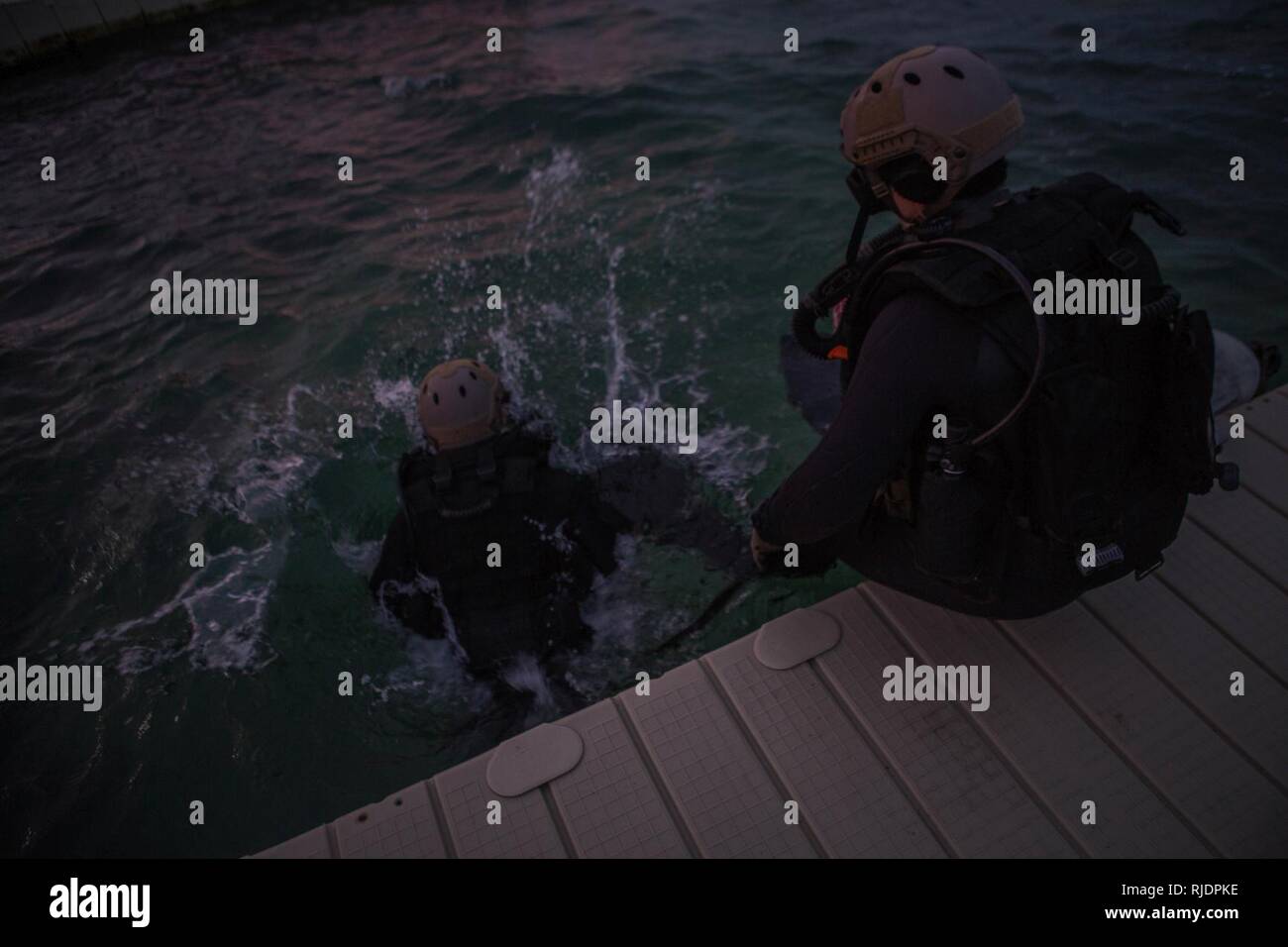 U.S. Marines with Charlie Company, 2d Reconnaissance Battalion, 2d ...