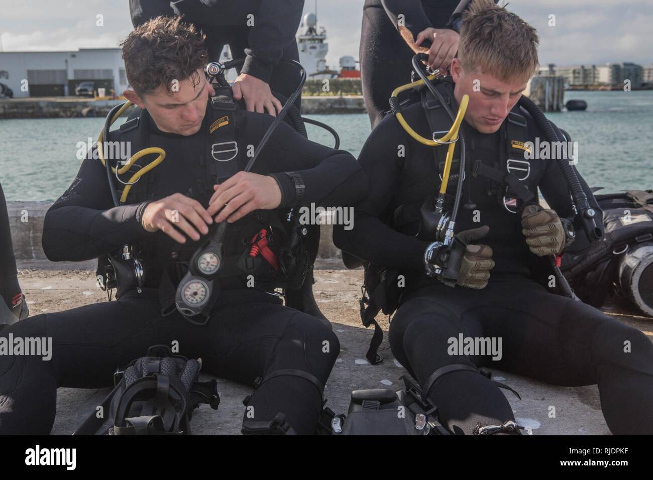 U.S. Marines with Charlie Company, 2d Reconnaissance Battalion, 2d ...