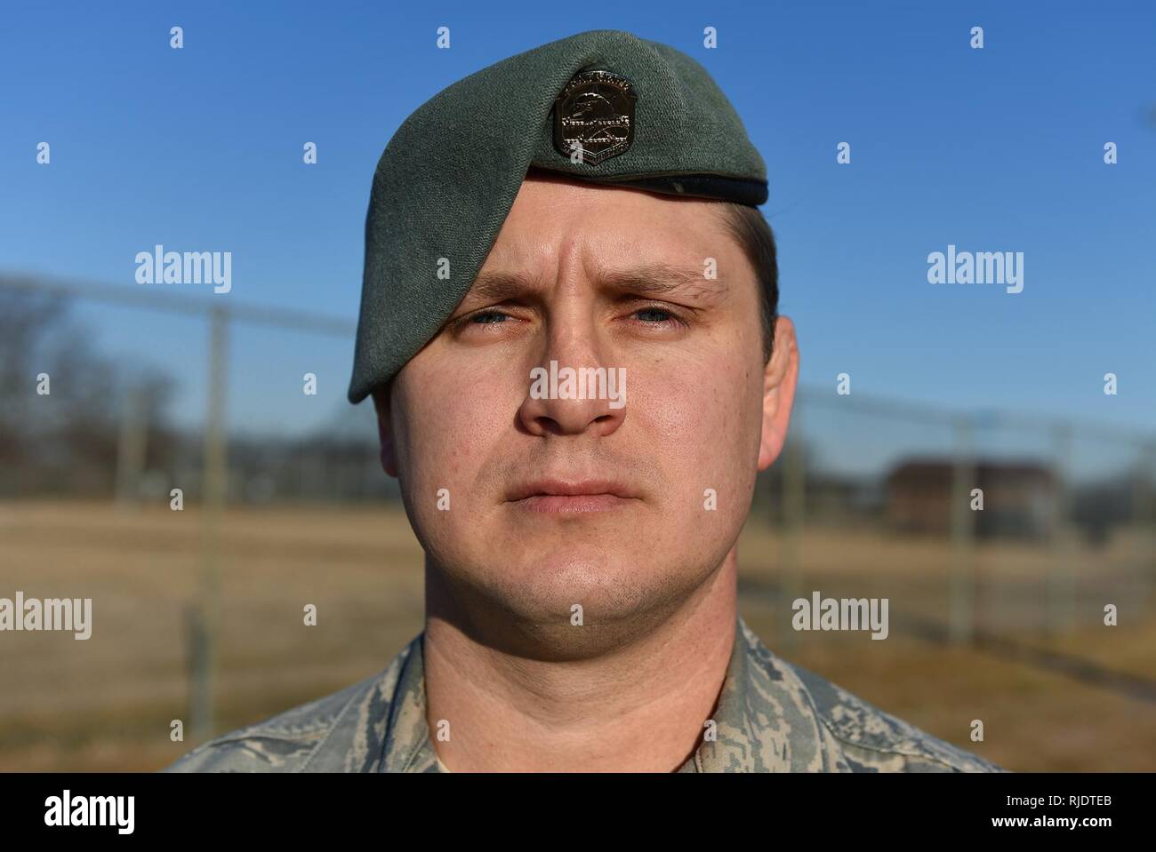 sere instructor beret