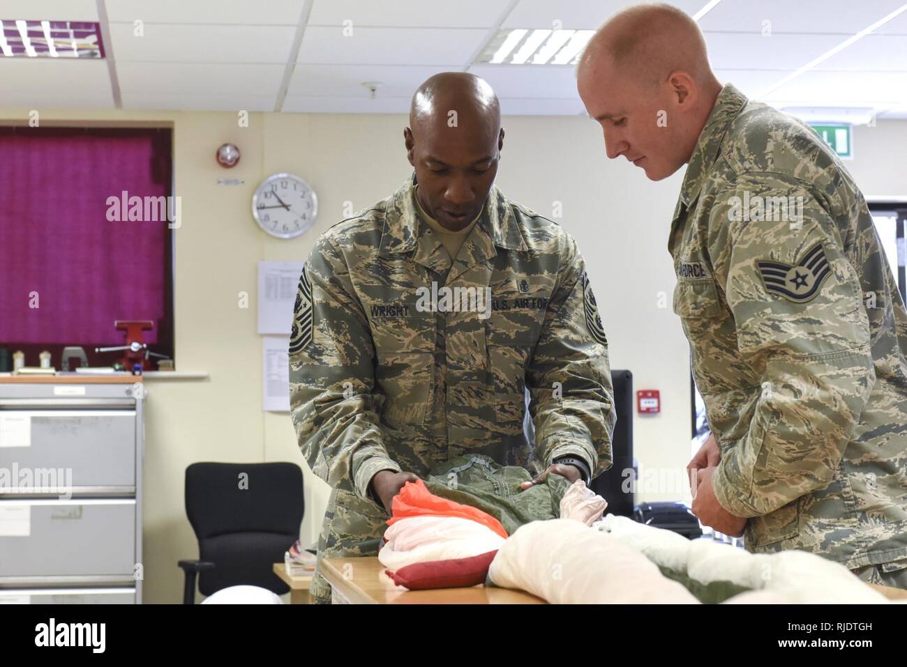 48th operations group hi-res stock photography and images - Alamy