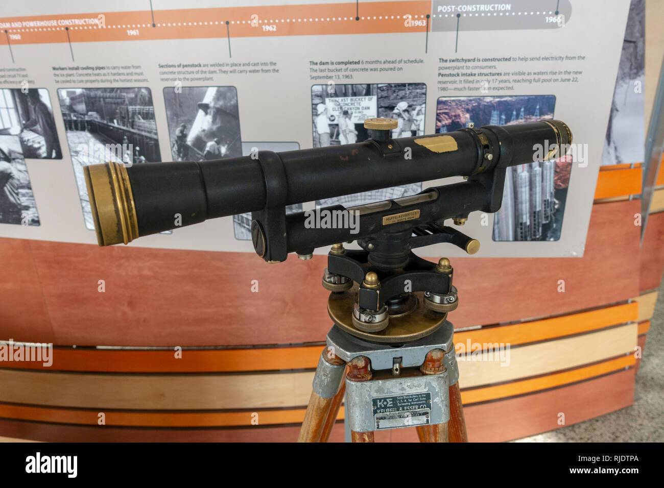 Surveying instrument hi-res stock photography and images - Alamy