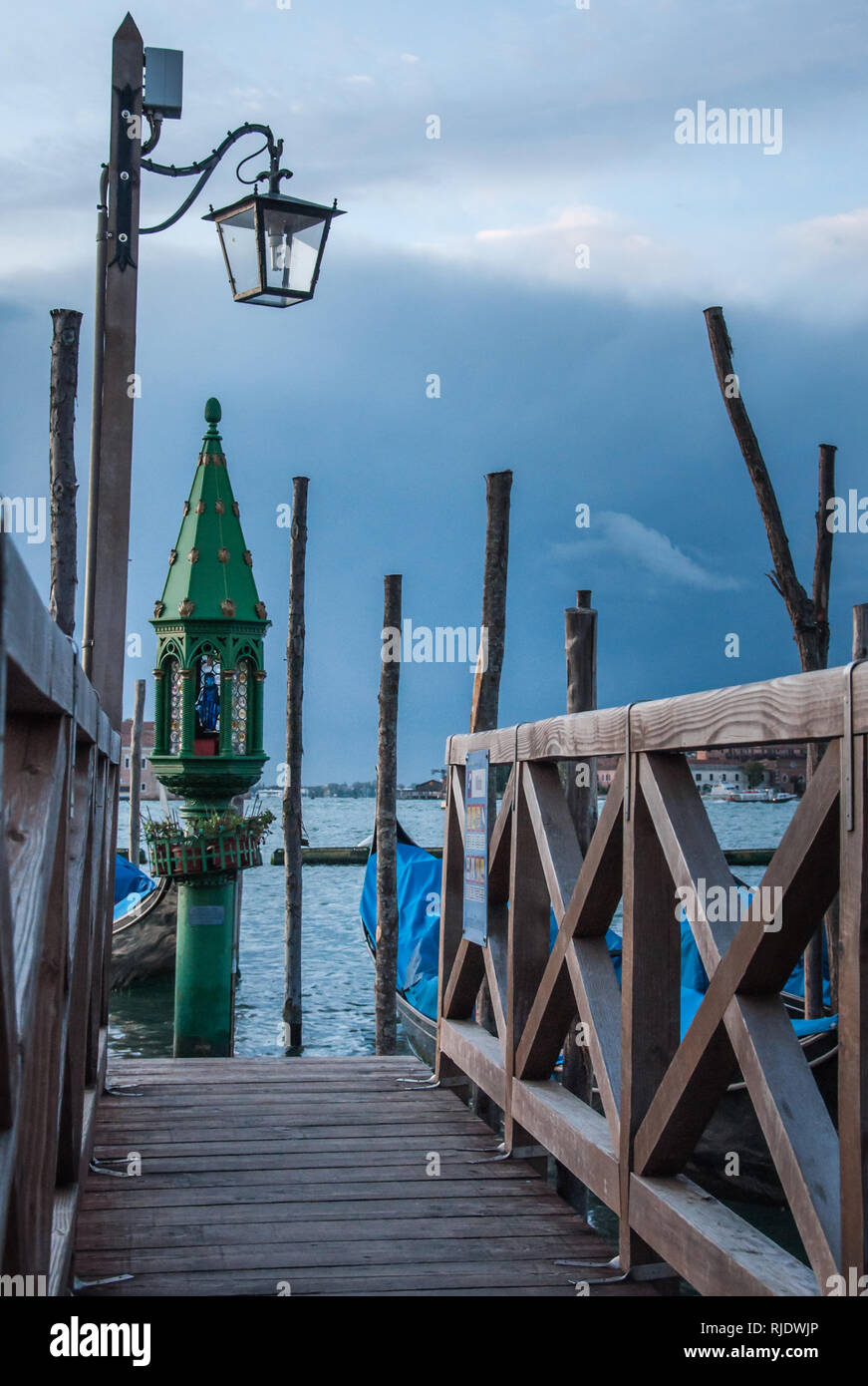 Pier with lighting hi-res stock photography and images - Alamy