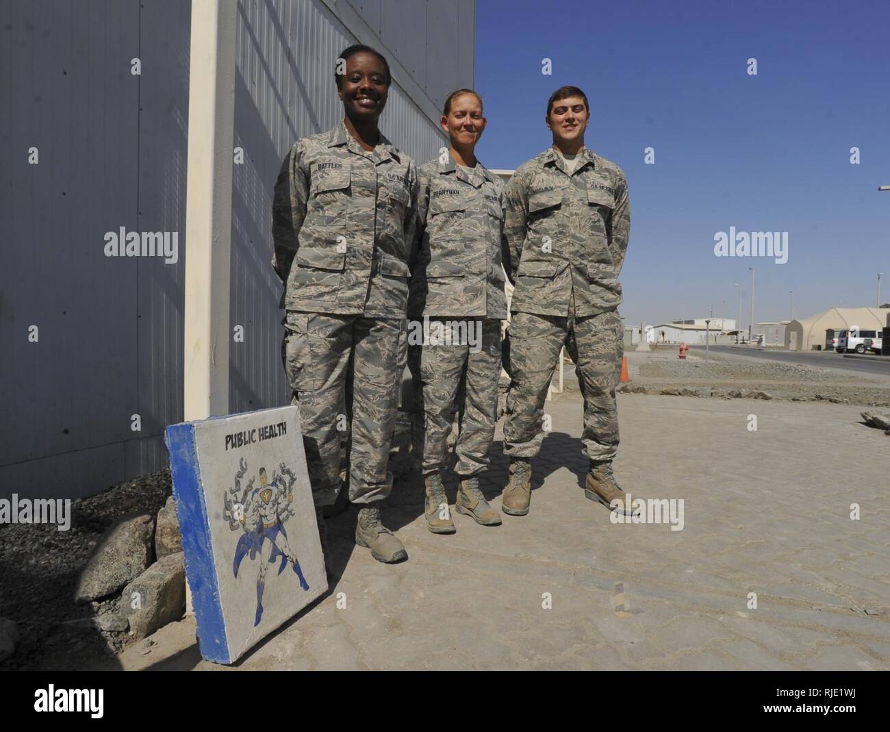 Military food inspections hi-res stock photography and images - Alamy