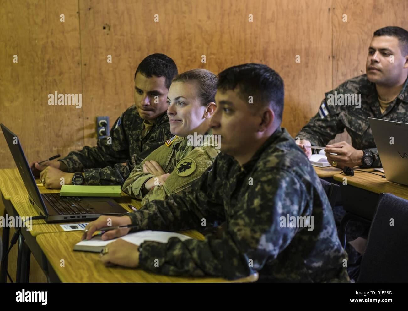 Honduran army hi-res stock photography and images - Alamy