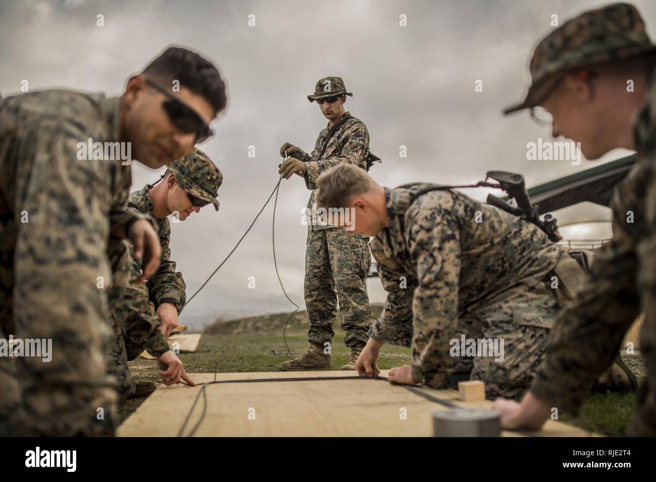 Military breach tactics hi-res stock photography and images - Alamy
