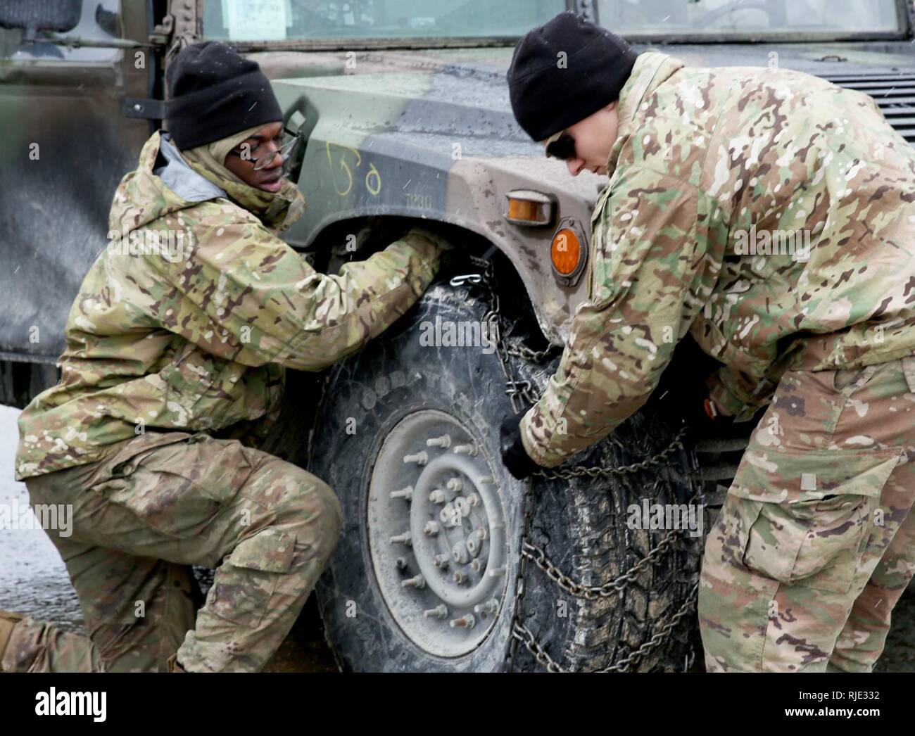 U.S. Army Soldiers from 2nd Squadron, 2nd Cavalry Regiment (2CR ...