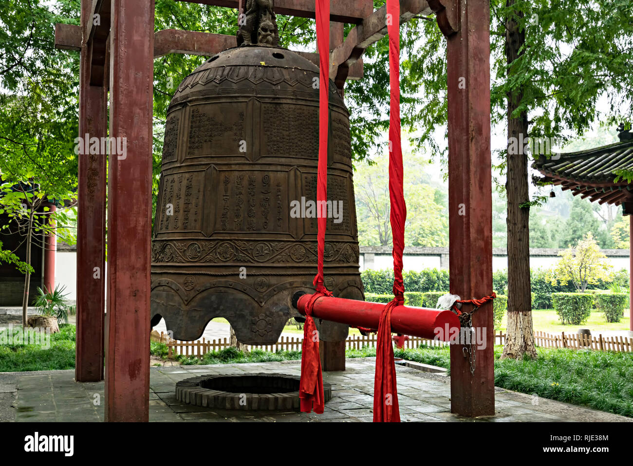 Gong & Hammer Stock Photo - Alamy