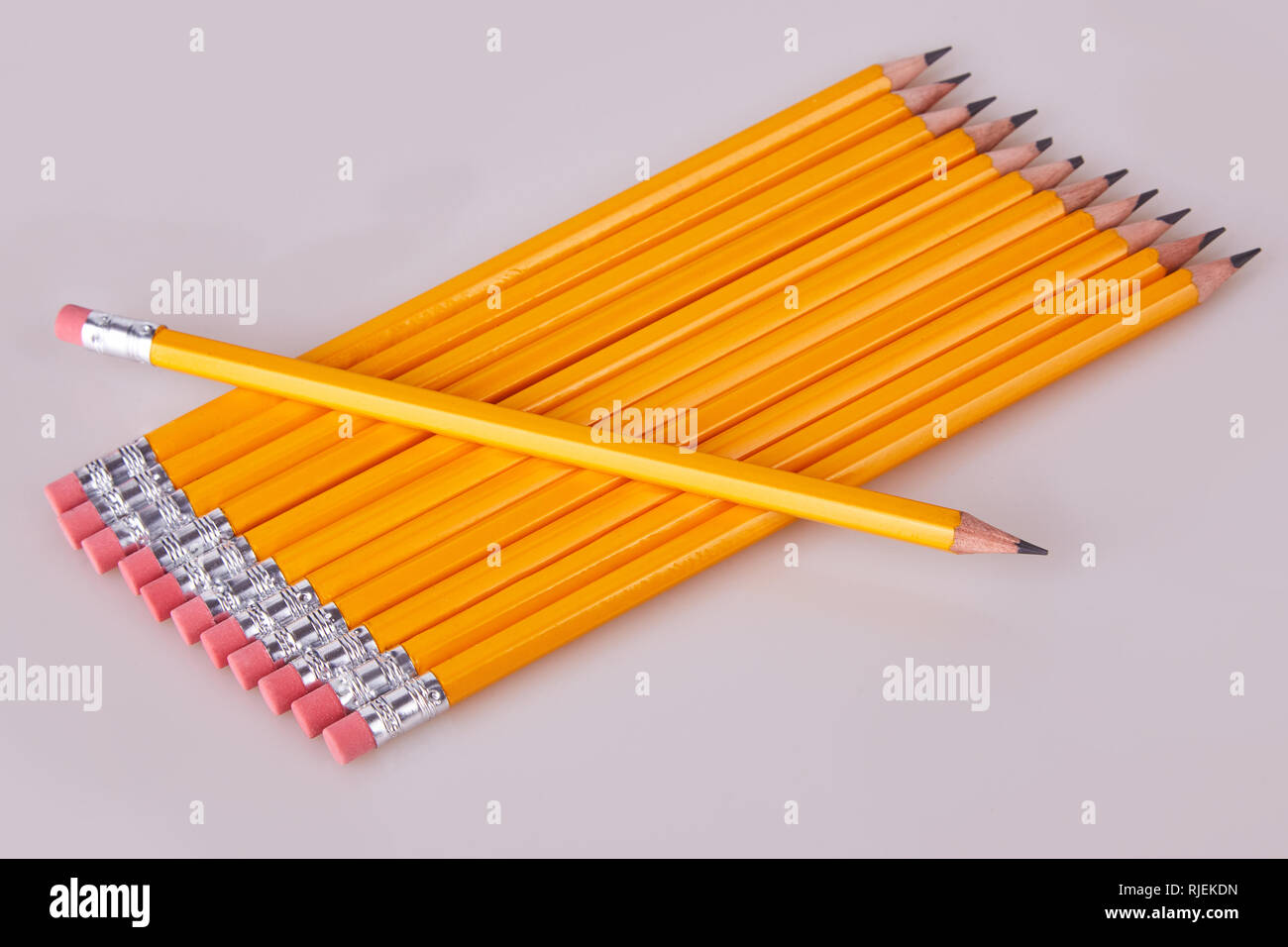 Row of pencils hi-res stock photography and images - Alamy