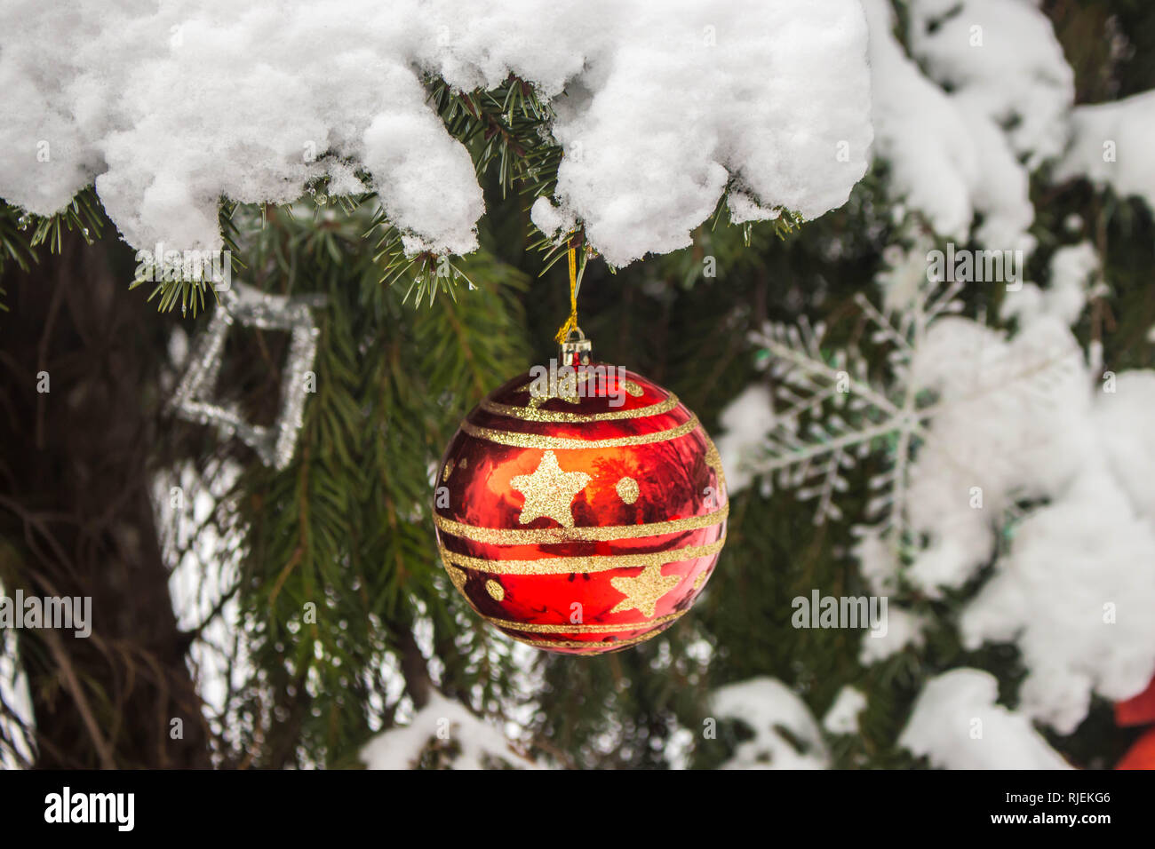 Gold mirror ball hi-res stock photography and images - Alamy