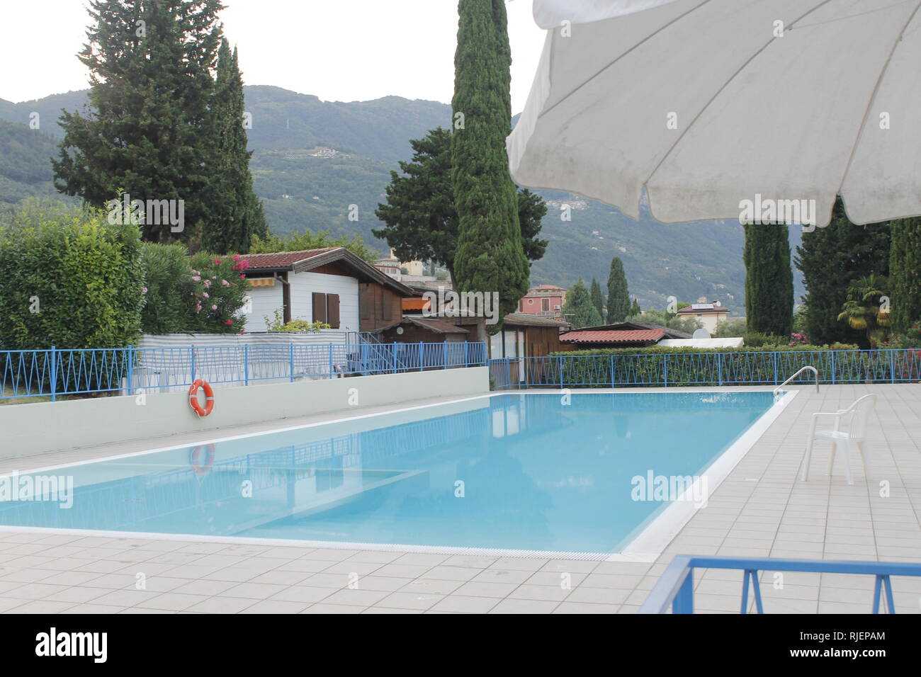 Empty outdoor swimming pool, public swimming pool Stock Photo - Alamy