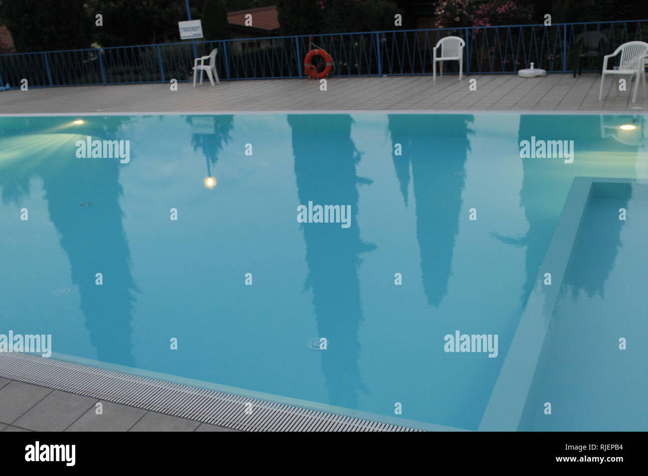 Empty outdoor swimming pool, public swimming pool Stock Photo - Alamy