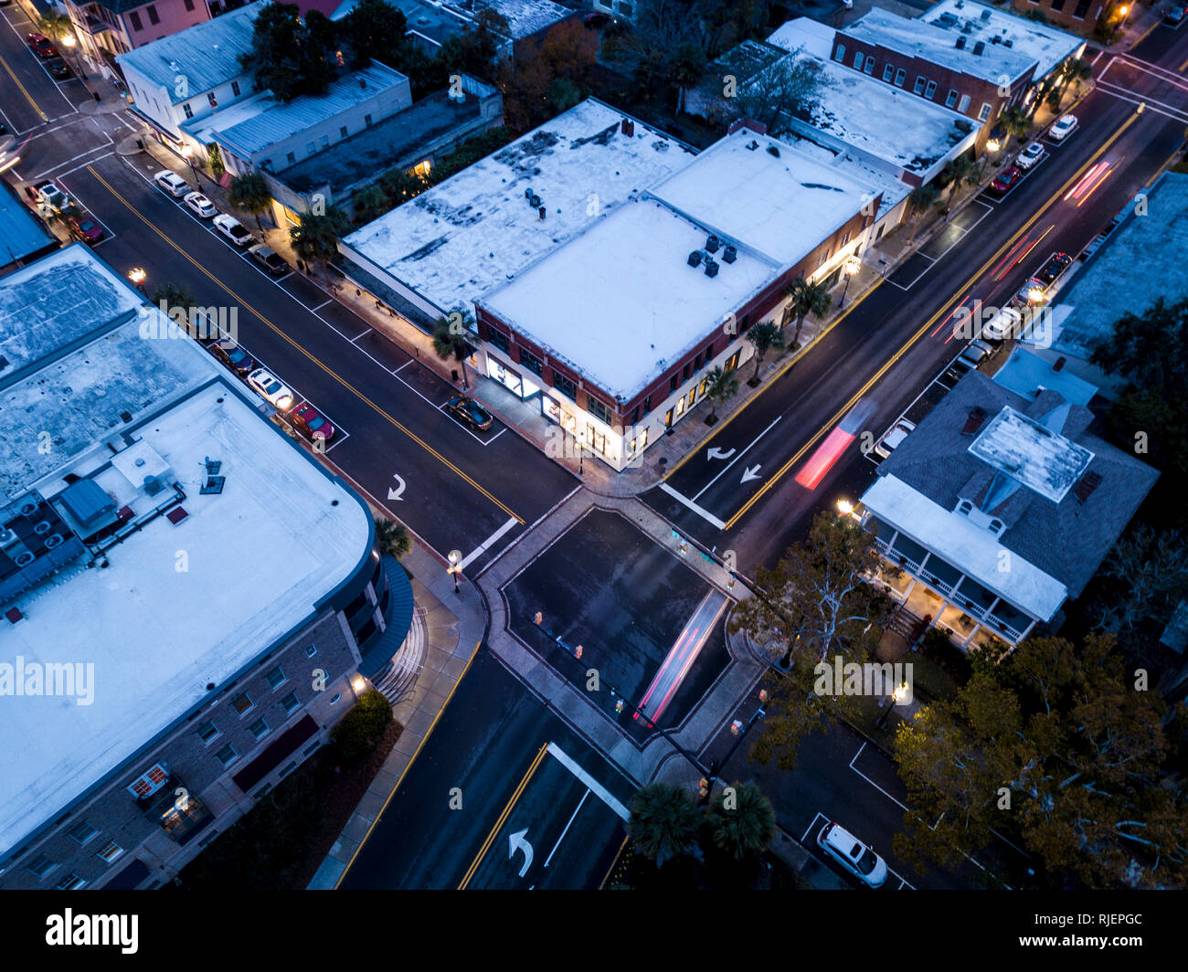 Small town america intersection hi-res stock photography and images - Alamy