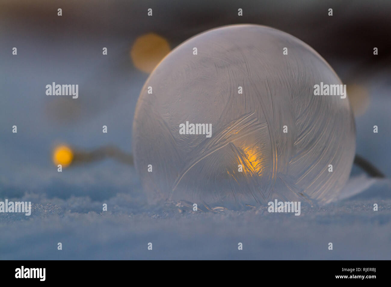 Experience cold temperatures hi-res stock photography and images - Alamy
