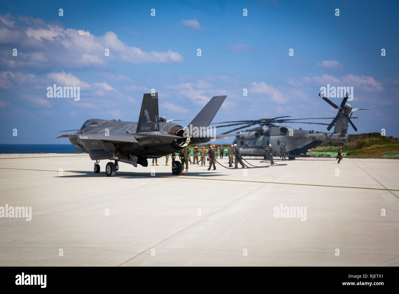 Forward arm refueling point hi-res stock photography and images - Alamy
