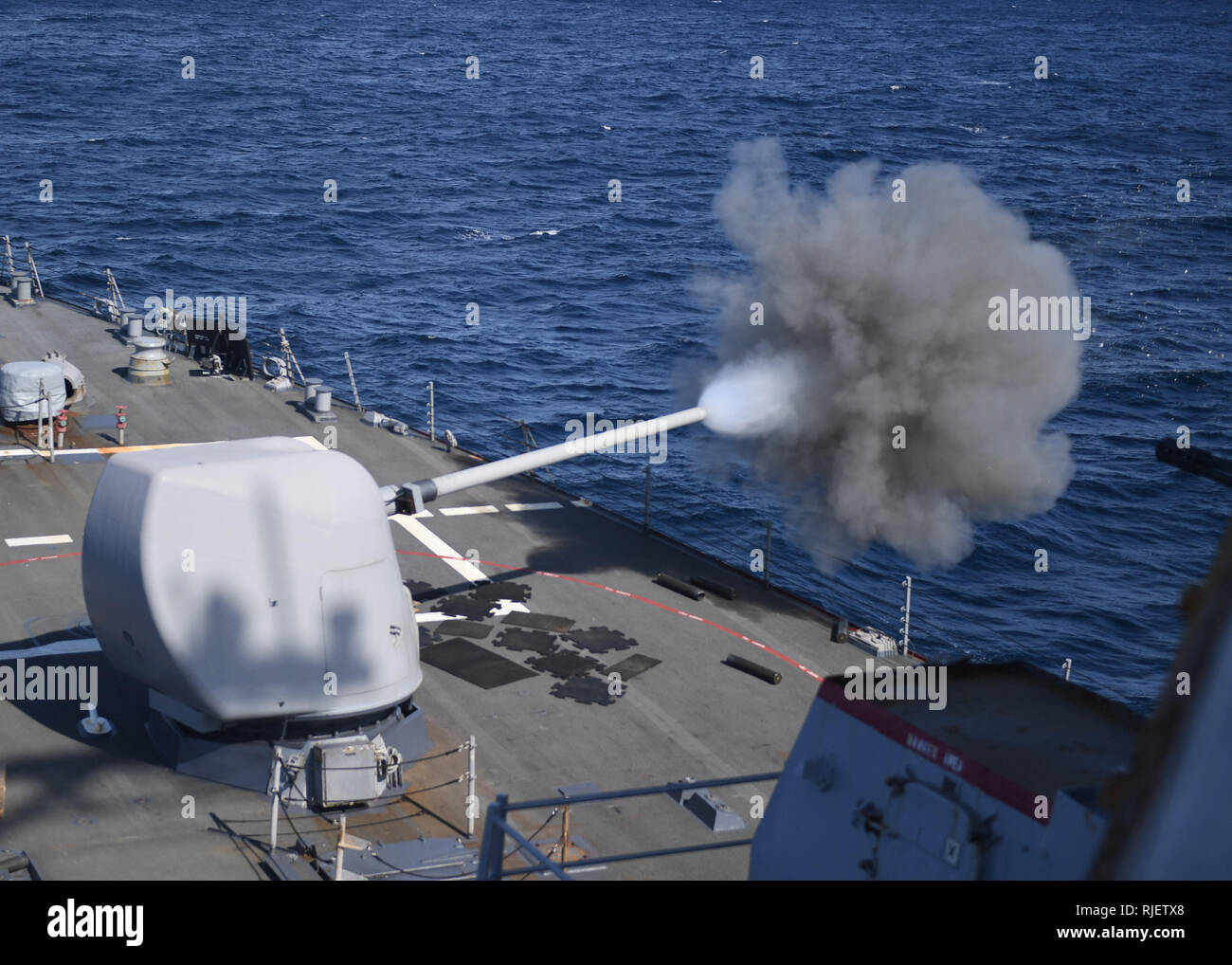 190126-N-RG171-036 ATLANTIC OCEAN (Jan 26, 2019) The Arleigh-Burke ...