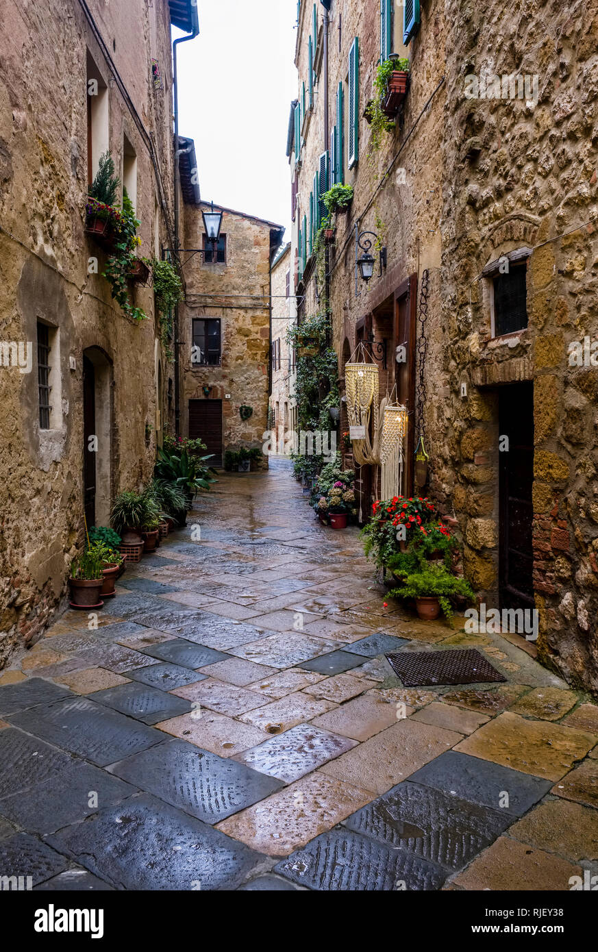Medieval world street view hi-res stock photography and images - Alamy