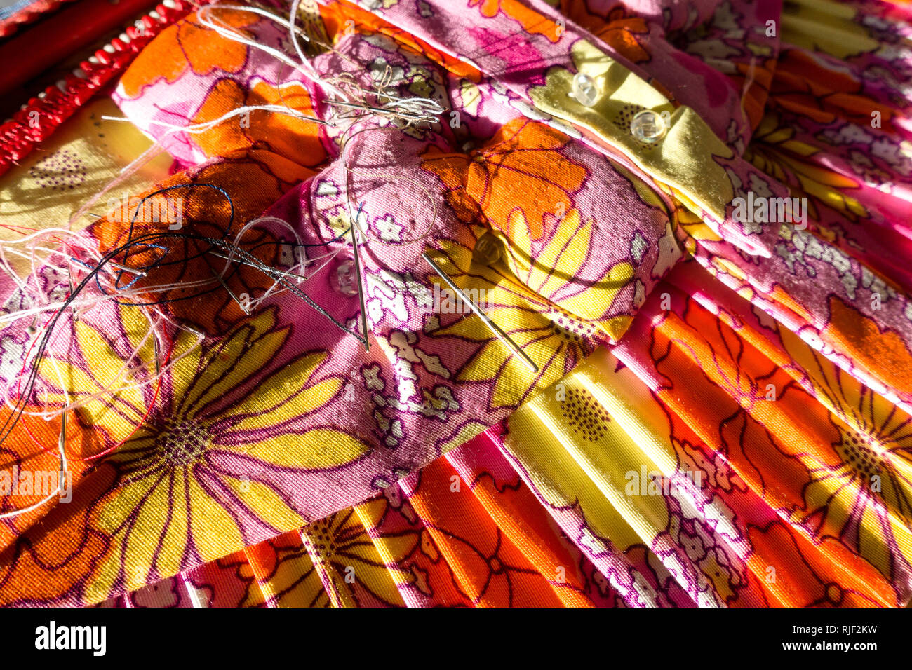 sewing box with needles, pins, and threads UK Stock Photo - Alamy